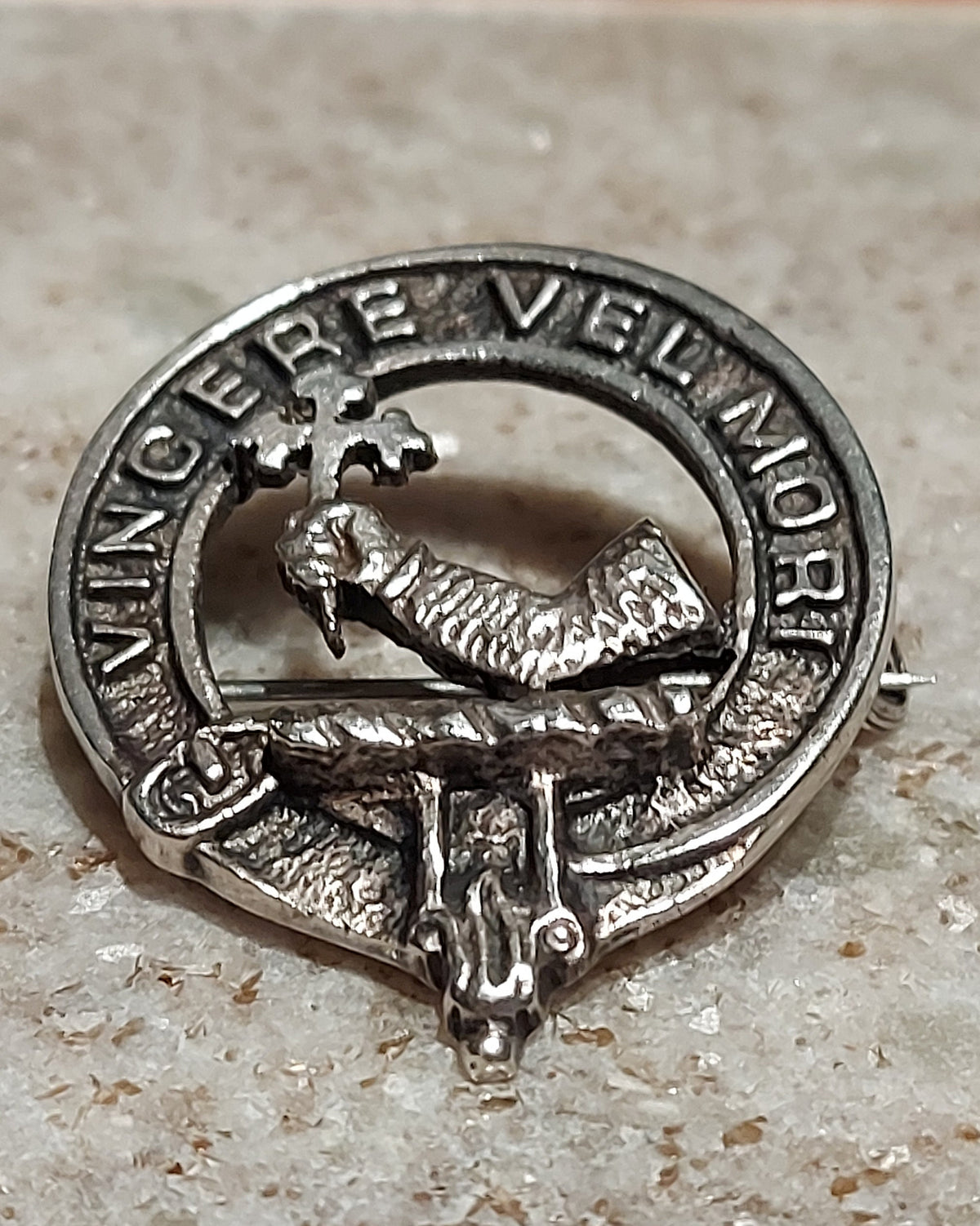Scottish Clan Brooch / Scottish Clan Brooch / Vincere Vel Mori / To Co ...